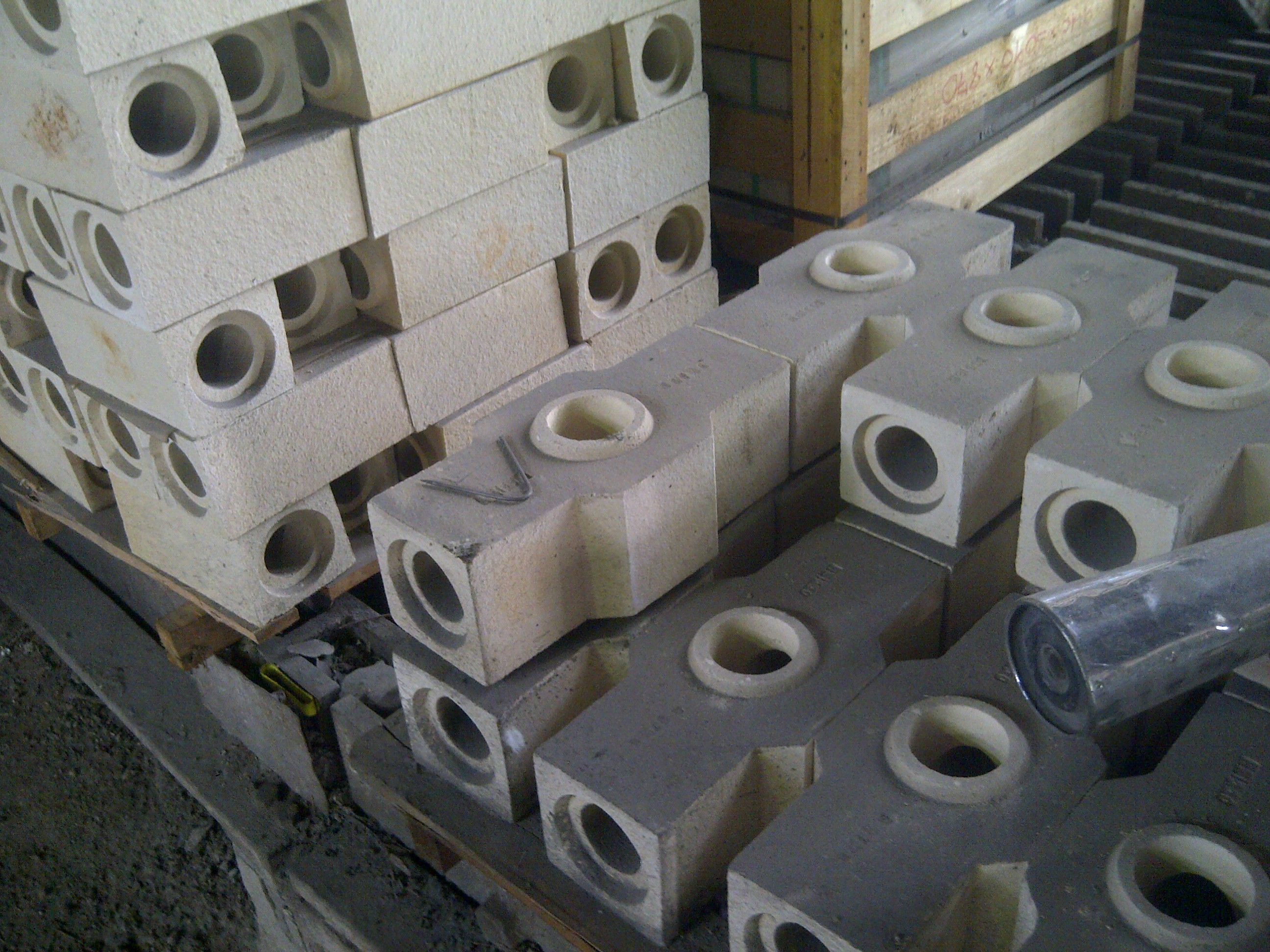 Fire Resistant Bottom Pouring Bentuk bata api refraktori untuk Cast Steel